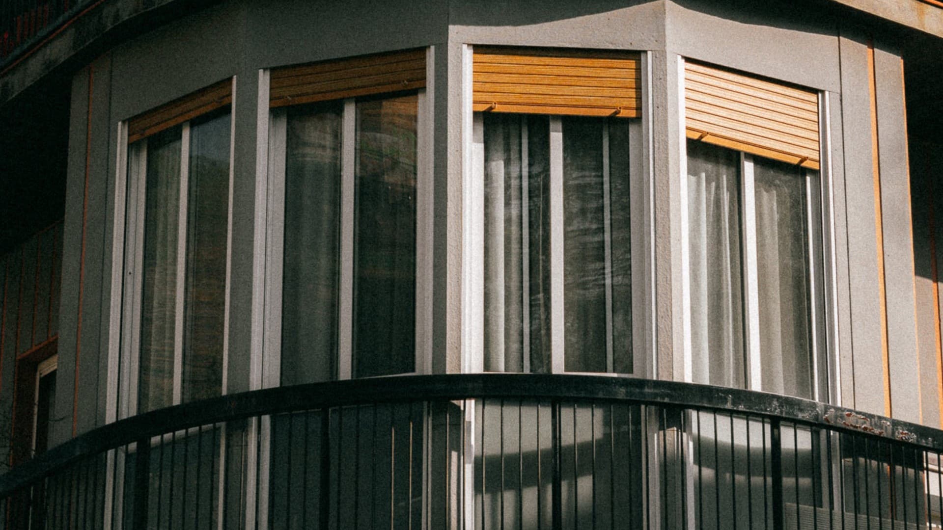 Outdoor Blinds Ottawa | Stylish & Durable Solutions - Maple Shade